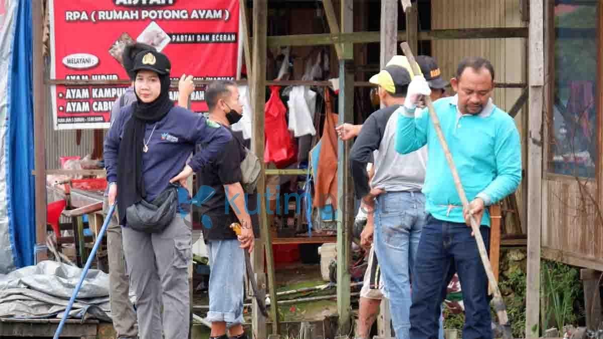 Lurah Teluk Lingga Giatkan Buang Sampah Di Jam Yang Telah Ditentukan » Kutim Post